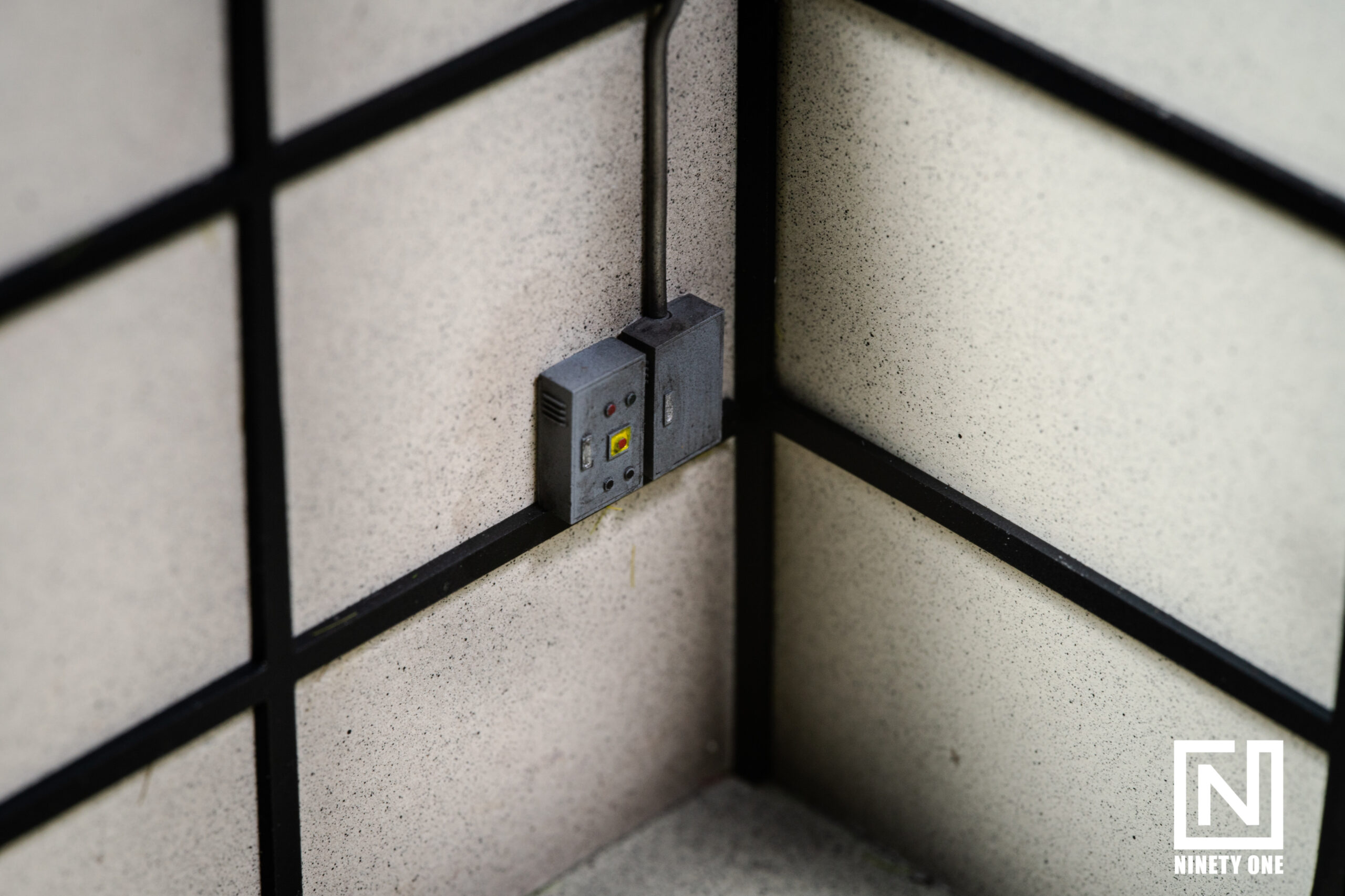 NINETY ONE 164 – Car & Garage model 1:64